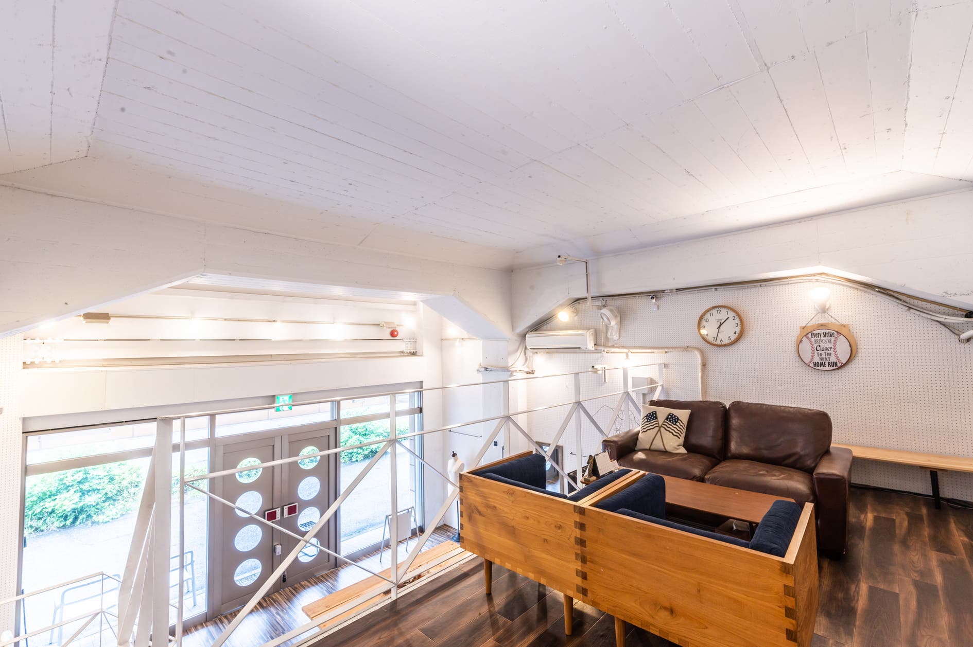 ポップアップや展示会にも適した、自然光の入るロフト構造のオシャレなスペースの写真6