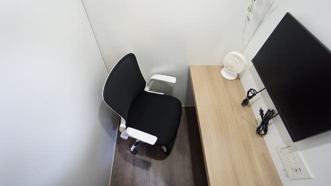 <ワークブース吉祥寺No.1>吉祥寺駅徒歩3分🚃1人用完全個室🚪光回線Wi-Fi📶モニター🖥電源🔌⚡️テレワーク/面接/自習の写真3