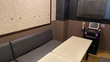 《5~8名用》会議・打ち合わせ用ルーム【サイズM】の写真1