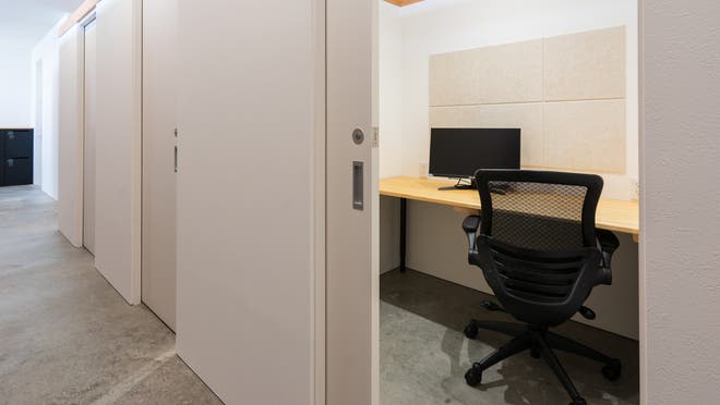 天井開き個室(鍵付き) No.10 共有サブモニターあり 【駐車場完備】の写真2