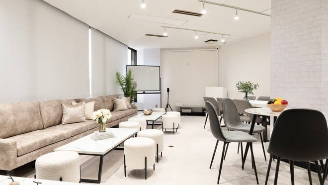 【なんば駅すぐ】おしゃれ空間✨最大35名🎉各種イベント🎈ビジネスシーンなど🎙️自然光で撮影にも最適🎬持込🉑/リアンの写真20