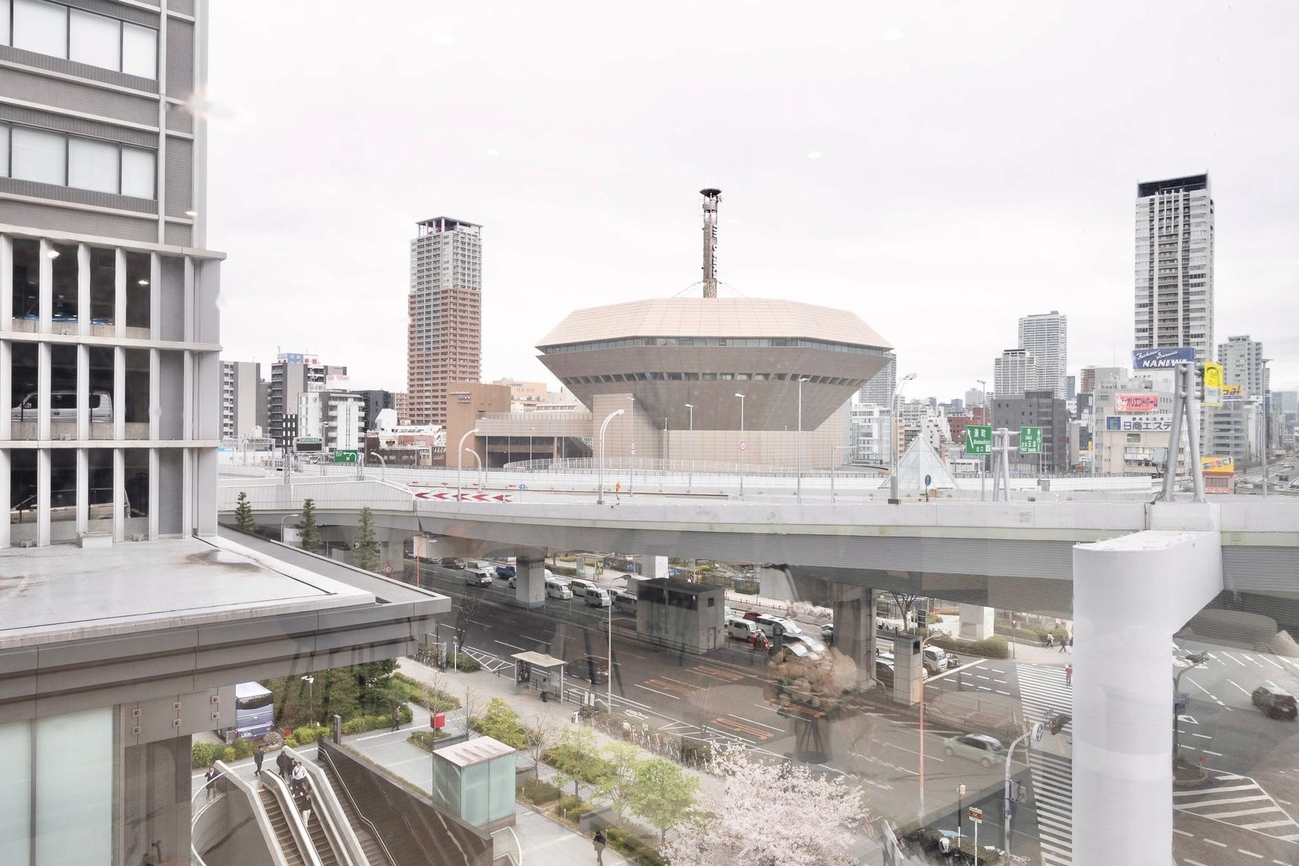 【なんば駅すぐ】おしゃれ空間✨最大35名🎉各種イベント🎈ビジネスシーンなど🎙️自然光で撮影にも最適🎬持込🉑／リアンの写真28
