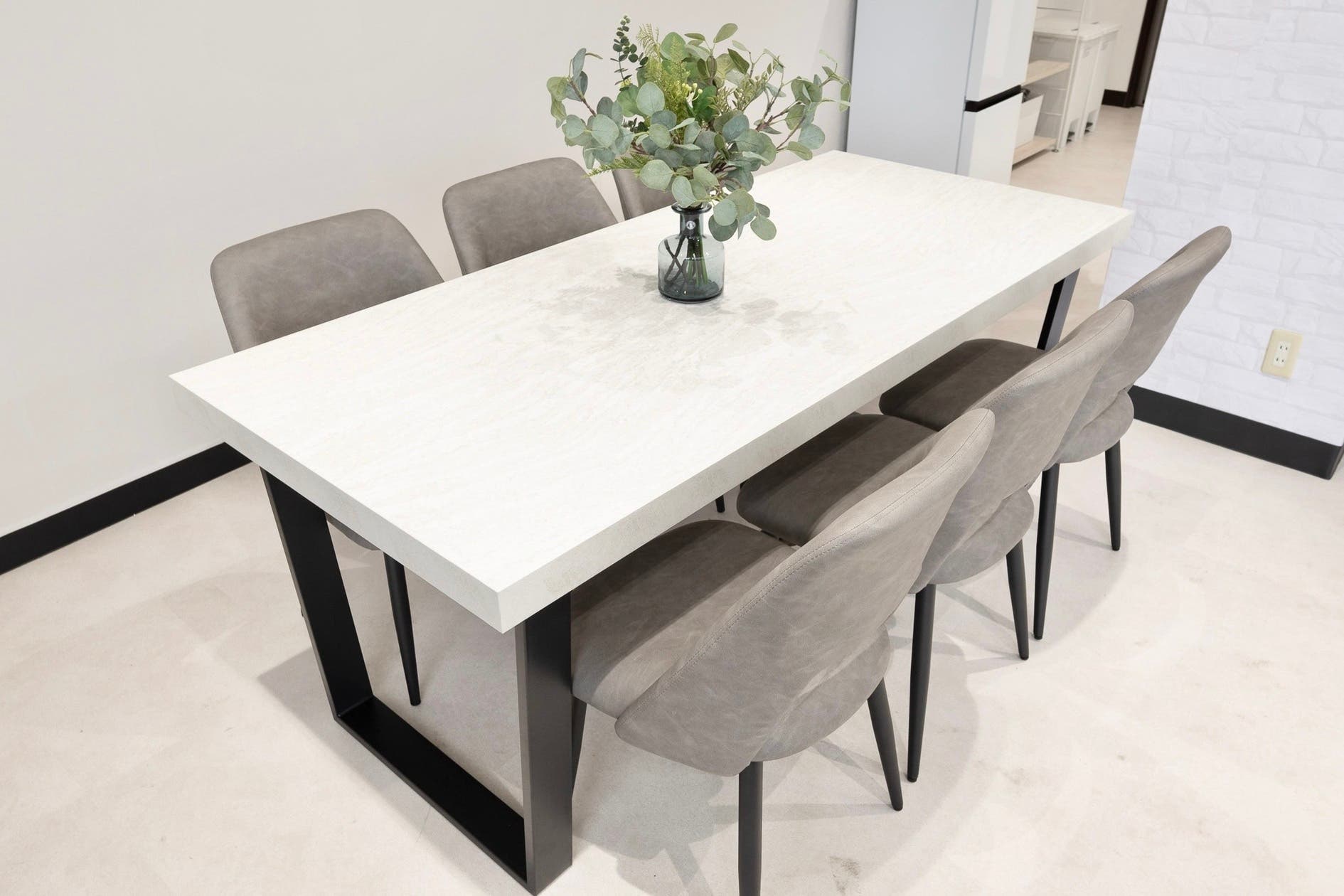 【なんば駅すぐ】おしゃれ空間✨最大35名🎉各種イベント🎈ビジネスシーンなど🎙️自然光で撮影にも最適🎬持込🉑／リアンの写真12