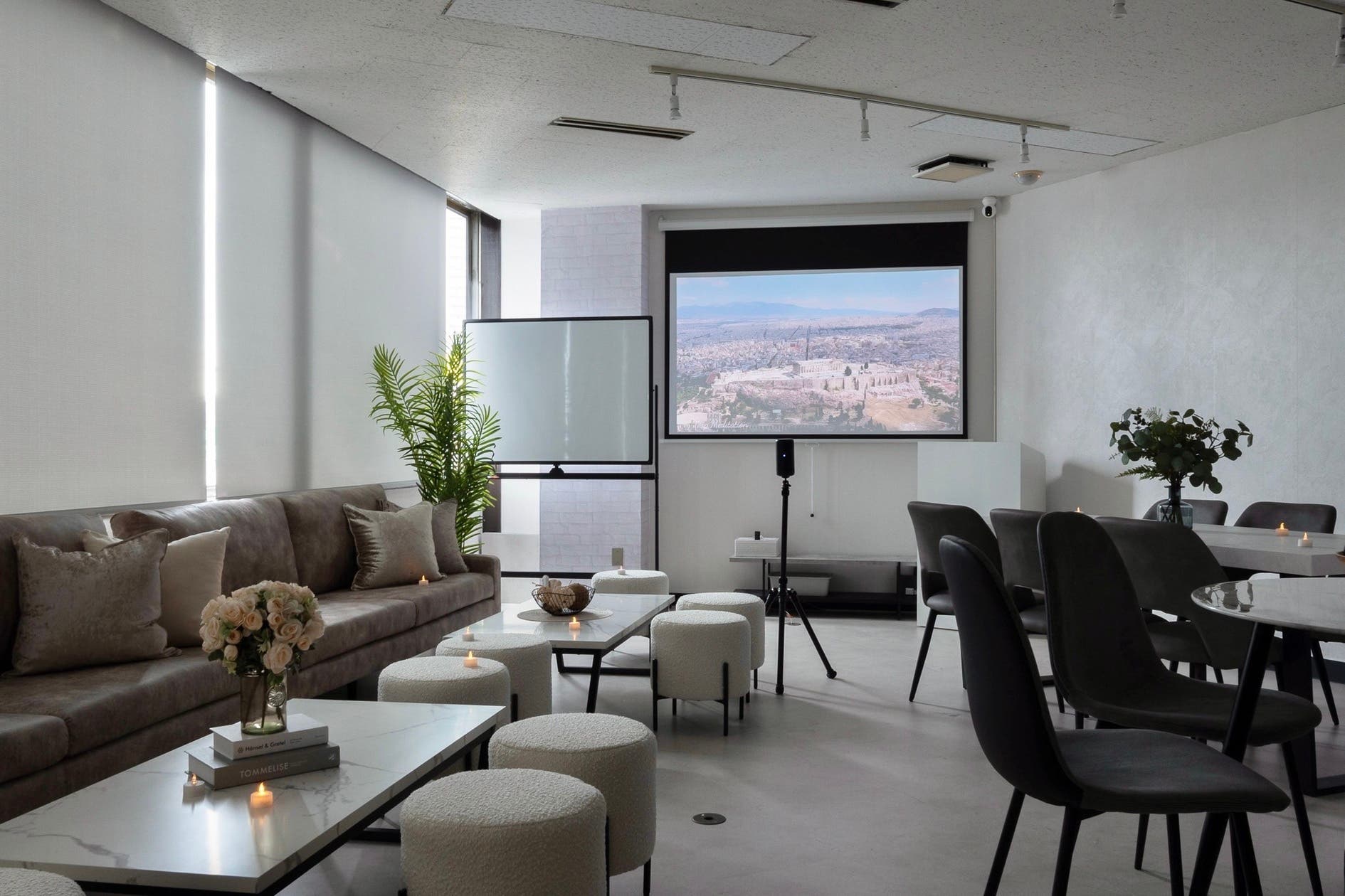 【なんば駅すぐ】おしゃれ空間✨最大35名🎉各種イベント🎈ビジネスシーンなど🎙️自然光で撮影にも最適🎬持込🉑／リアンの写真6