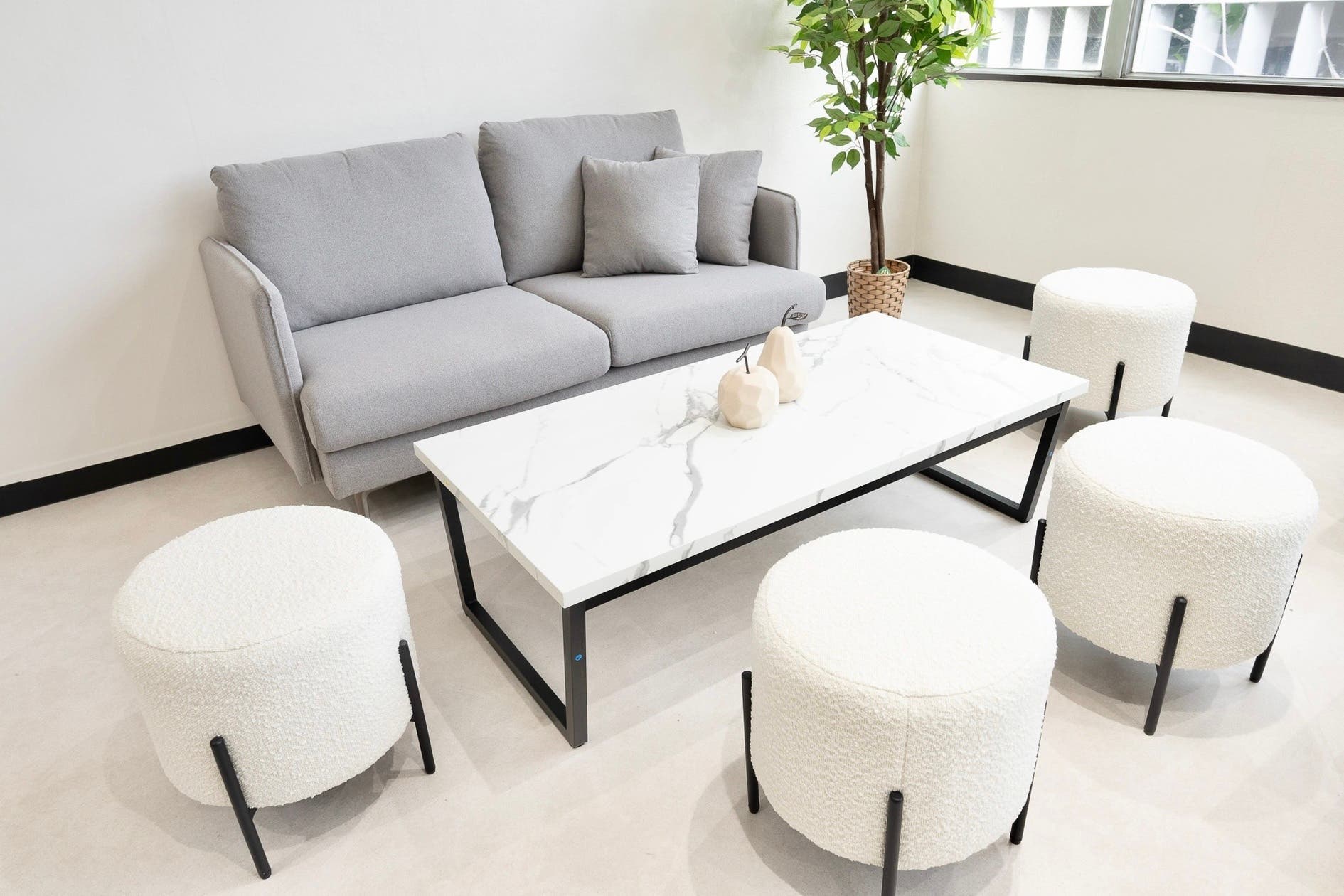 【なんば駅すぐ】おしゃれ空間✨最大35名🎉各種イベント🎈ビジネスシーンなど🎙️自然光で撮影にも最適🎬持込🉑／リアンの写真25