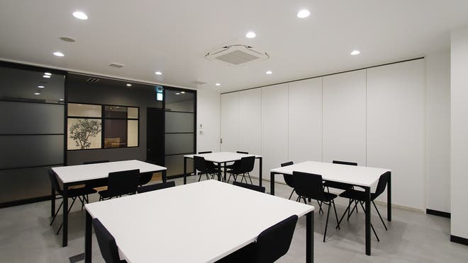 【鶴見 by Bizcafe鶴見】16名利用可能会議室①の写真1