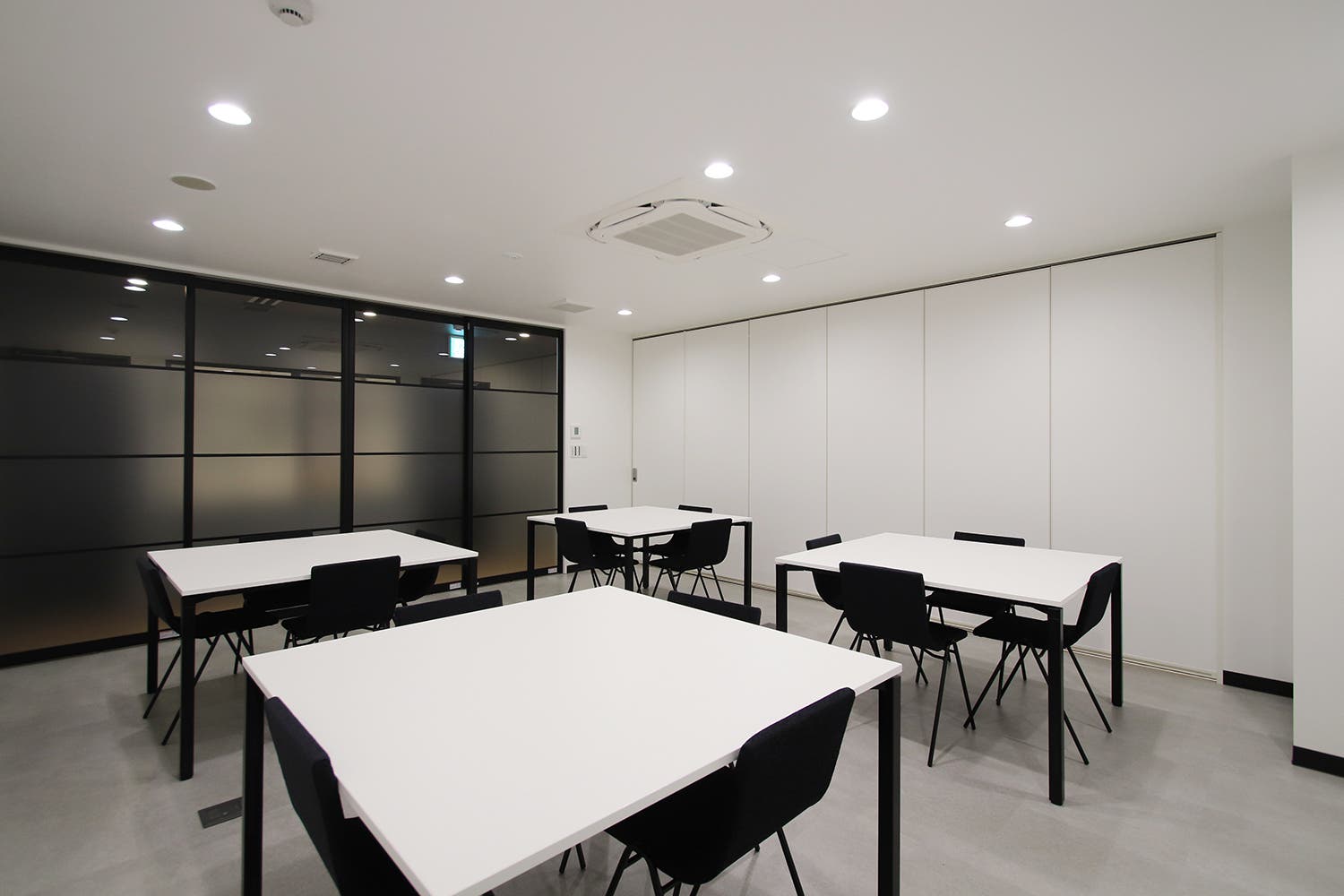 【鶴見 by Bizcafe鶴見】16名利用可能会議室①の写真10