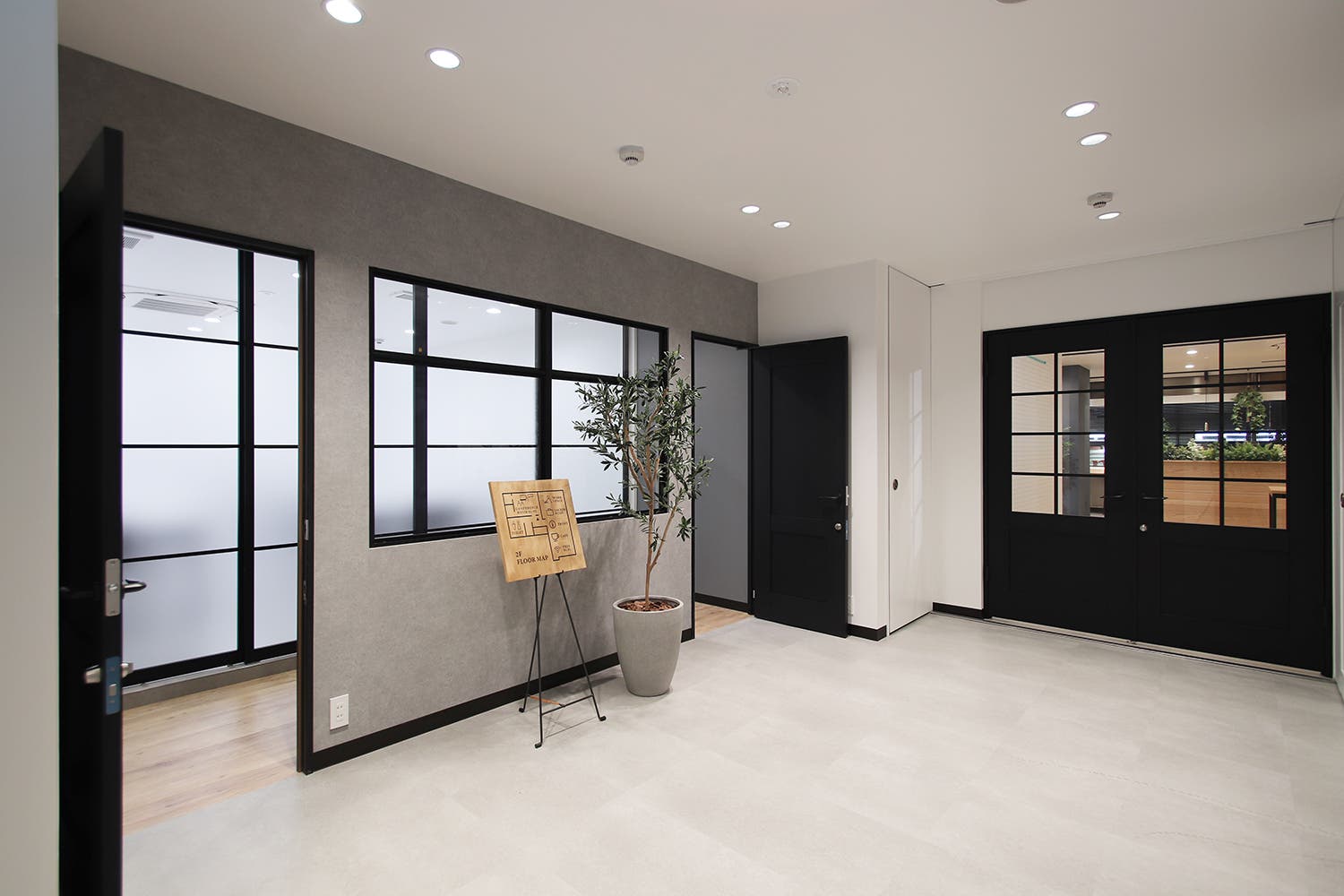 【鶴見 by Bizcafe鶴見】16名利用可能会議室①の写真9