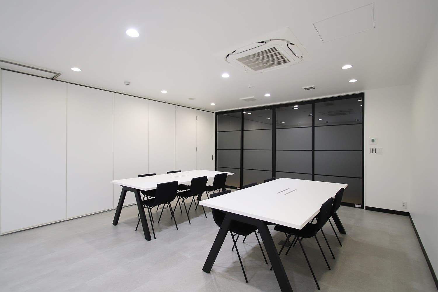 【鶴見 by Bizcafe鶴見】12名利用可能会議室②の写真2