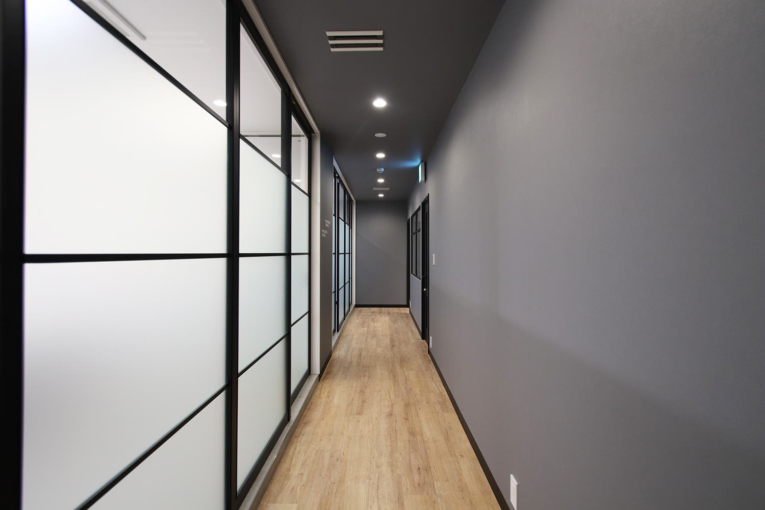 【鶴見 by Bizcafe鶴見】12名利用可能会議室②の写真7