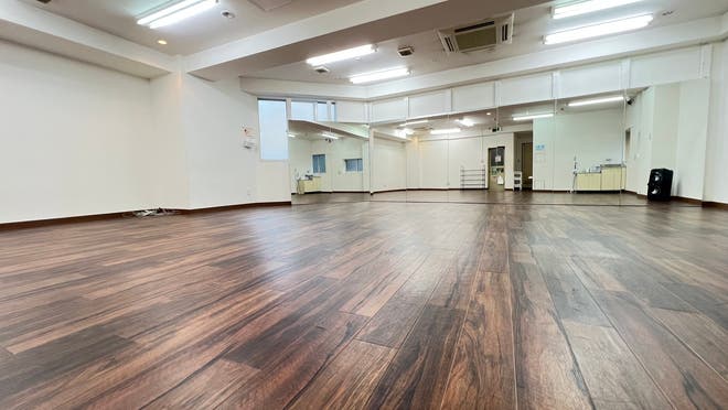 🎯泉の広場徒歩5分🎯大型スタジオ🌈ダンス🌈芝居稽古🌈24時間営業🌈当日予約可🌈深夜がお得🌈◆お気軽スタジオ梅田南◆の写真2