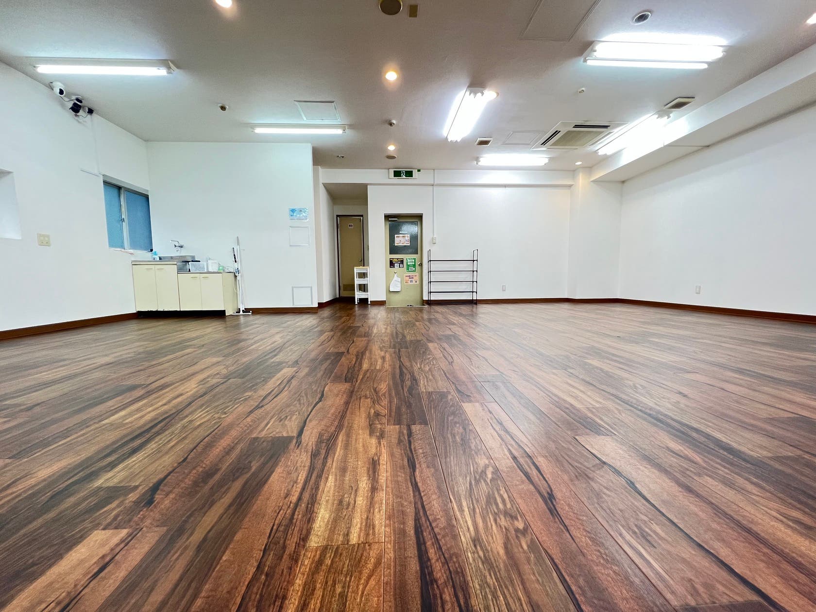 🎯泉の広場徒歩5分🎯大型スタジオ🌈ダンス🌈芝居稽古🌈24時間営業🌈当日予約可🌈深夜がお得🌈◆お気軽スタジオ梅田南◆の写真3