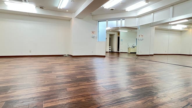 🎯泉の広場徒歩5分🎯大型スタジオ🌈ダンス🌈芝居稽古🌈24時間営業🌈当日予約可🌈深夜がお得🌈◆お気軽スタジオ梅田南◆の写真4