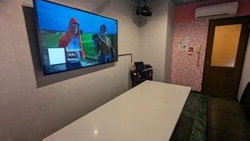 《5~6名用》会議・打ち合わせ用ルーム【サイズM】の写真2