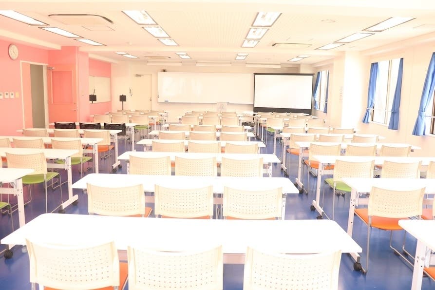 【壺川駅徒歩5分】定員90＋α名！プロジェクター含む備品・高速Wi-Fi無料！旭町404会議室の写真2