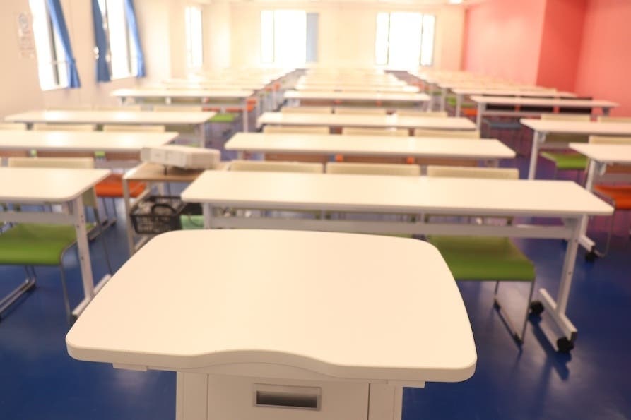 【壺川駅徒歩5分】定員90＋α名！プロジェクター含む備品・高速Wi-Fi無料！旭町404会議室の写真3