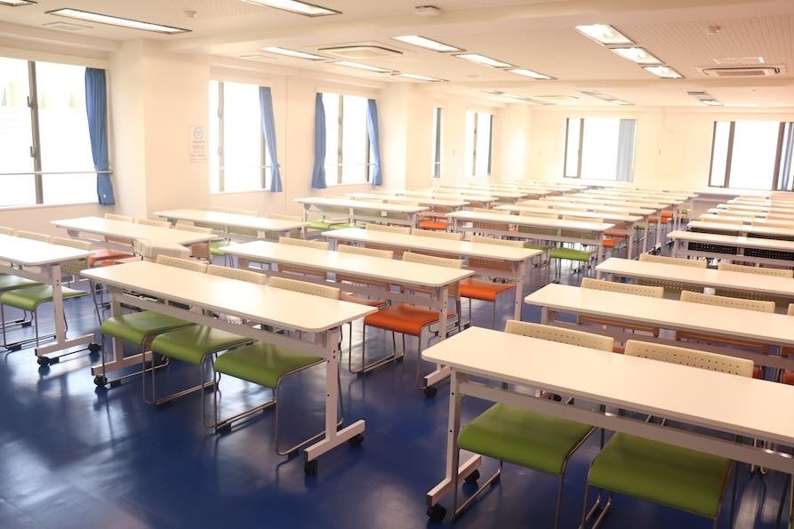 【壺川駅徒歩5分】定員90＋α名！プロジェクター含む備品・高速Wi-Fi無料！旭町404会議室の写真4