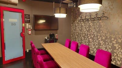《5~8名用》会議・打ち合わせ用ルーム【サイズM】の写真3
