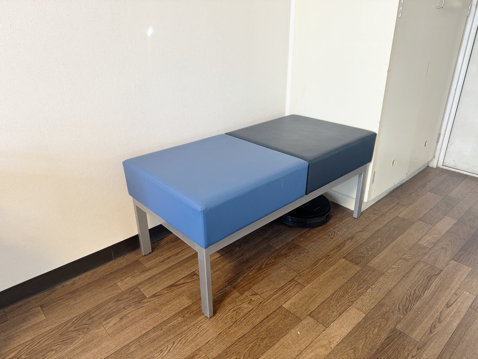 六本木駅徒歩15秒｜最大8名｜即予約｜ビジネスやパーティーの利用に最適！夜間の休憩利用も可能！ワンコイン会議室 六本木の写真7