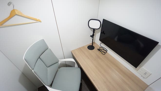 <PRIME BOOTH丸の内駅前No.2(ラージ)>丸の内駅2番出口1分🚃完全個室🚪光回線Wi-Fi📶モニター🖥電源🔌の写真1