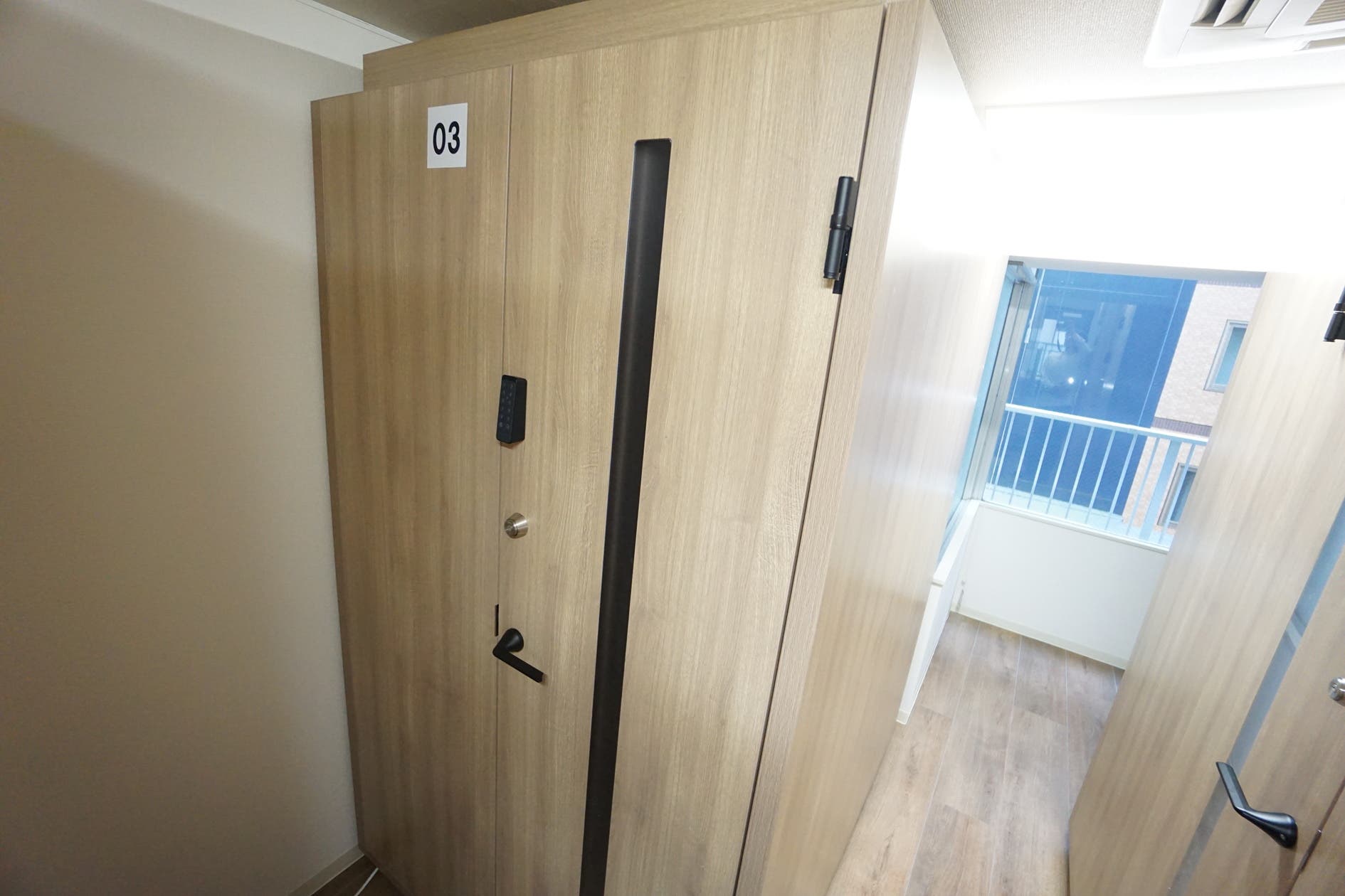 ＜PRIME BOOTH丸の内駅前No.2（ラージ）＞丸の内駅2番出口1分🚃完全個室🚪光回線Wi-Fi📶モニター🖥電源🔌の写真7