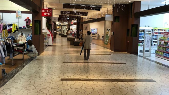 【フレスポ恵み野】共用部通路の写真3