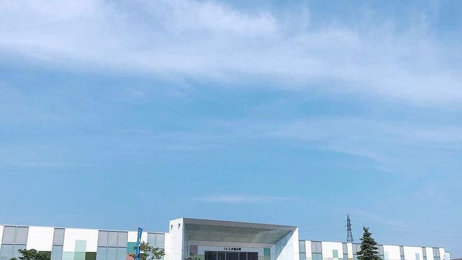 【フレスポ恵み野】屋外スペース(正面駐車場前)の写真2