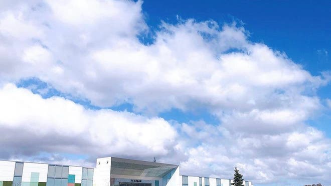 【フレスポ恵み野】屋外スペース(正面駐車場前)の写真3