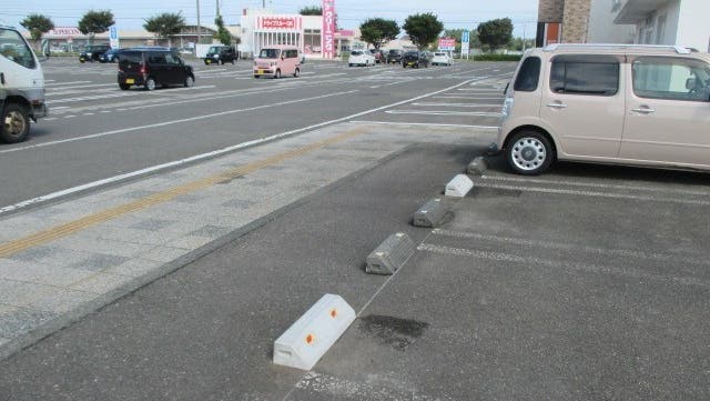 【フレスポ本荘】ソフトバンク脇の写真2