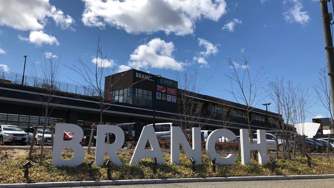 【BRANCH仙台】WEST1F 中央広場(エスカレーター下)の写真1