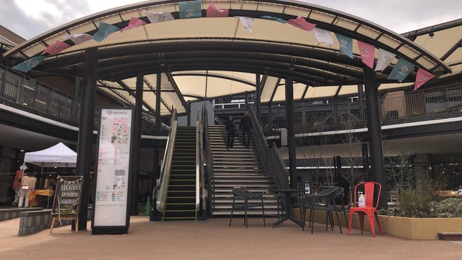 【BRANCH仙台】WEST1F 中央広場(エスカレーター下)の写真2