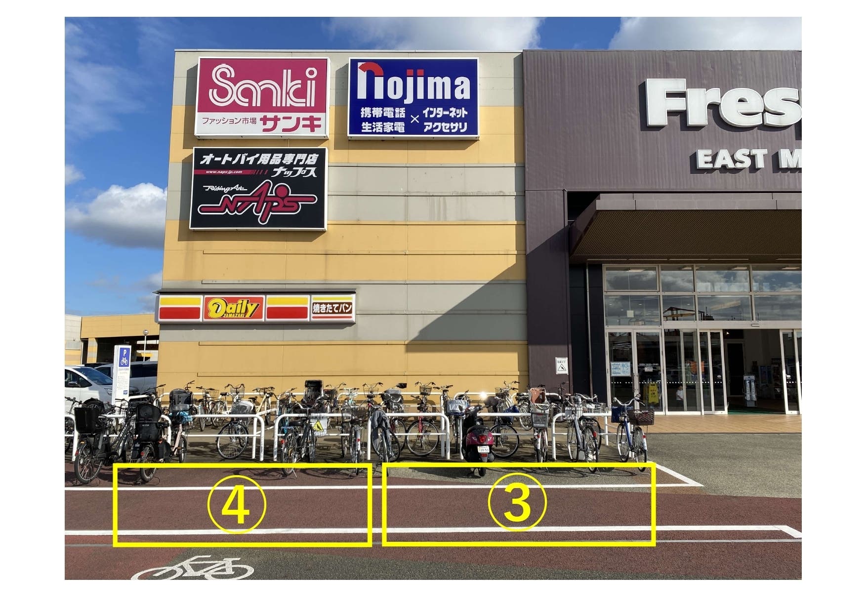 【フレスポ稲毛】イーストモール正面入り口④の写真2