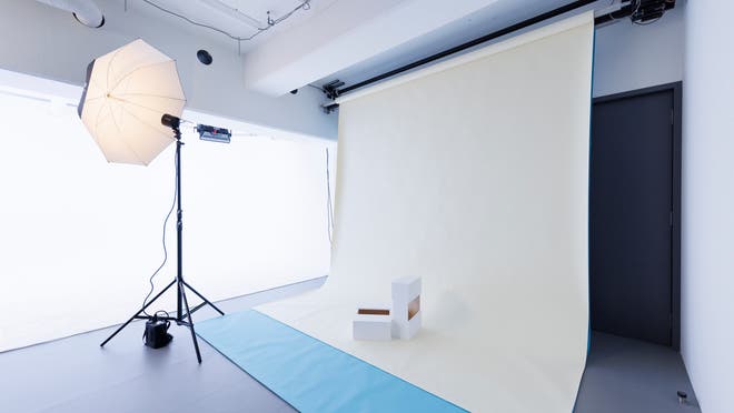 【新宿・渋谷エリアから車で約10分 / 渋谷区初台】ハレノヒスタジオは3面R白ホリゾントスタジオ。メイクルーム完備。の写真6