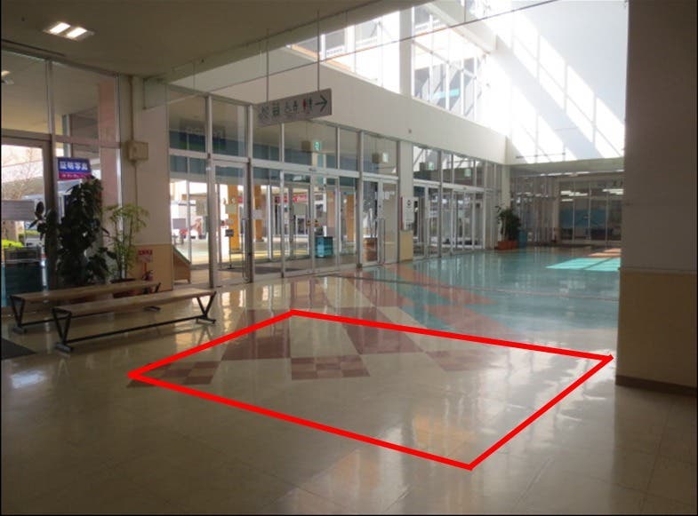 【フレスポ小田原シティーモール】南館1Ｆエントランス(ヤオマサ前)の写真2