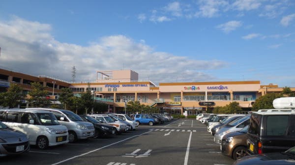 【フレスポ小田原シティーモール】南館1F屋外スペース(ヤオマサ前①)の写真1