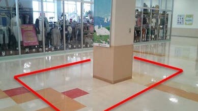 【フレスポ小田原シティーモール】北館1Fエントランス・柱周り①②③の写真4