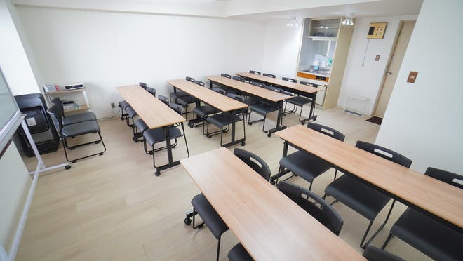 <クイック貸し会議室 横浜駅東口>横浜駅徒歩4分🚃プロジェクター🎥会議/セミナー/撮影/ボドゲの写真4