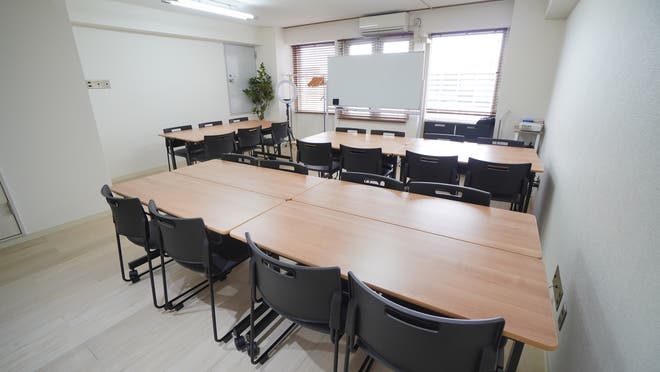 <クイック貸し会議室 横浜駅東口>横浜駅徒歩4分🚃プロジェクター🎥会議/セミナー/撮影/ボドゲの写真2