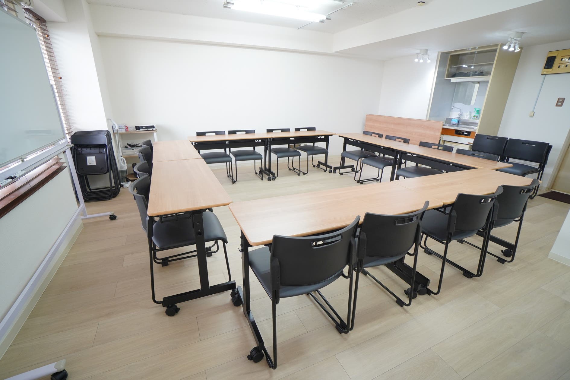 ＜クイック貸し会議室 横浜駅東口＞横浜駅徒歩4分🚃プロジェクター🎥会議/セミナー/撮影/ボドゲの写真10