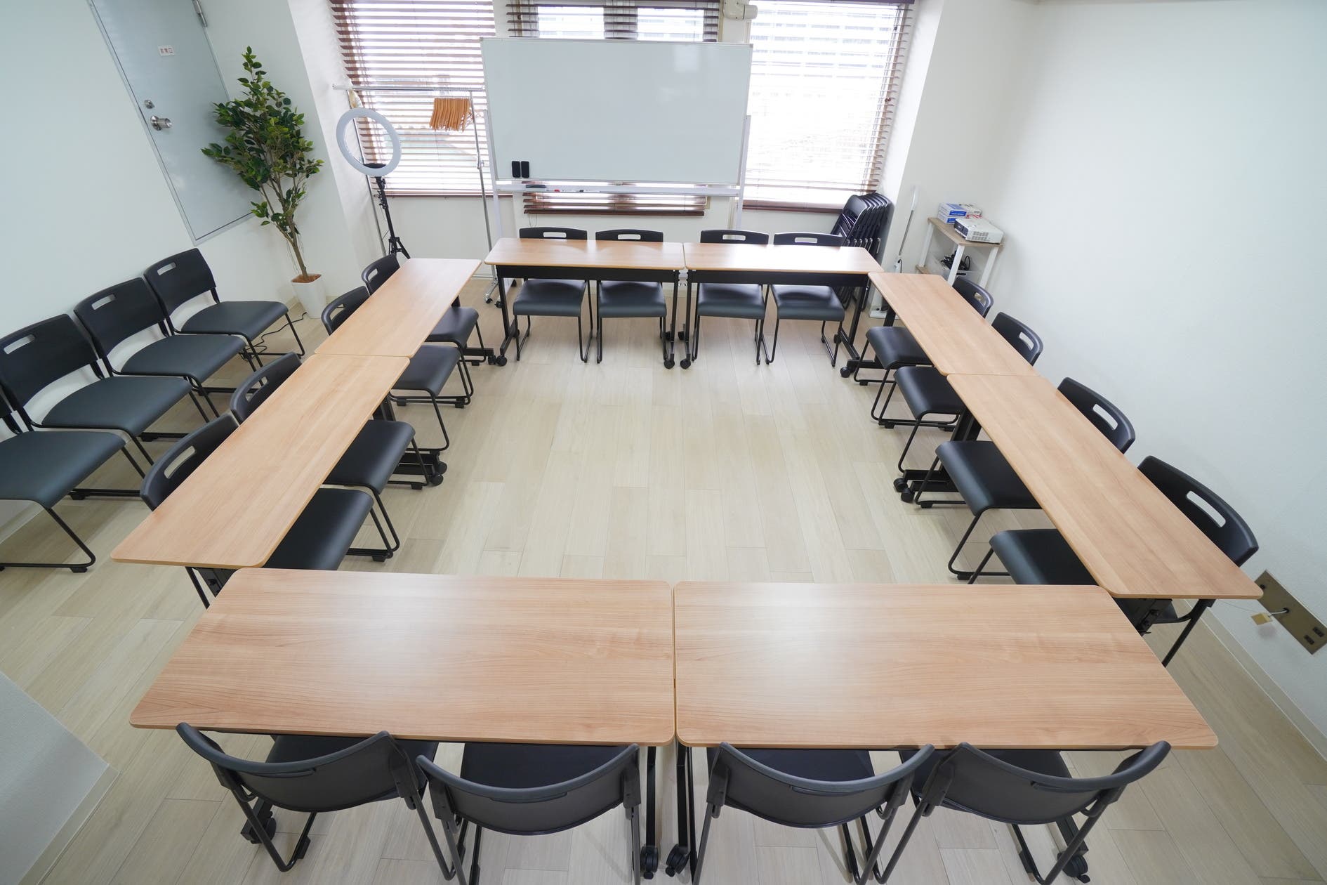 ＜クイック貸し会議室 横浜駅東口＞横浜駅徒歩4分🚃プロジェクター🎥会議/セミナー/撮影/ボドゲの写真11