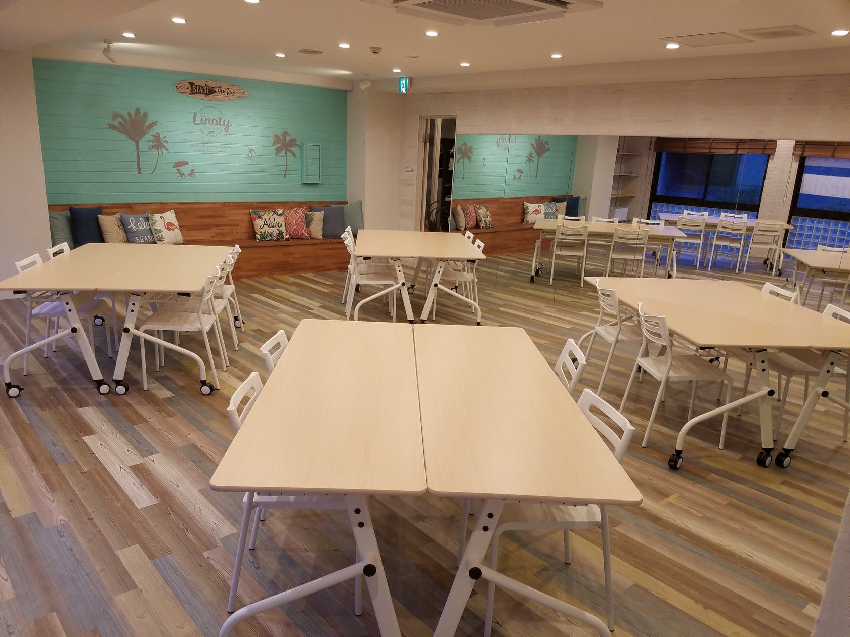 テーブル・椅子の画像2