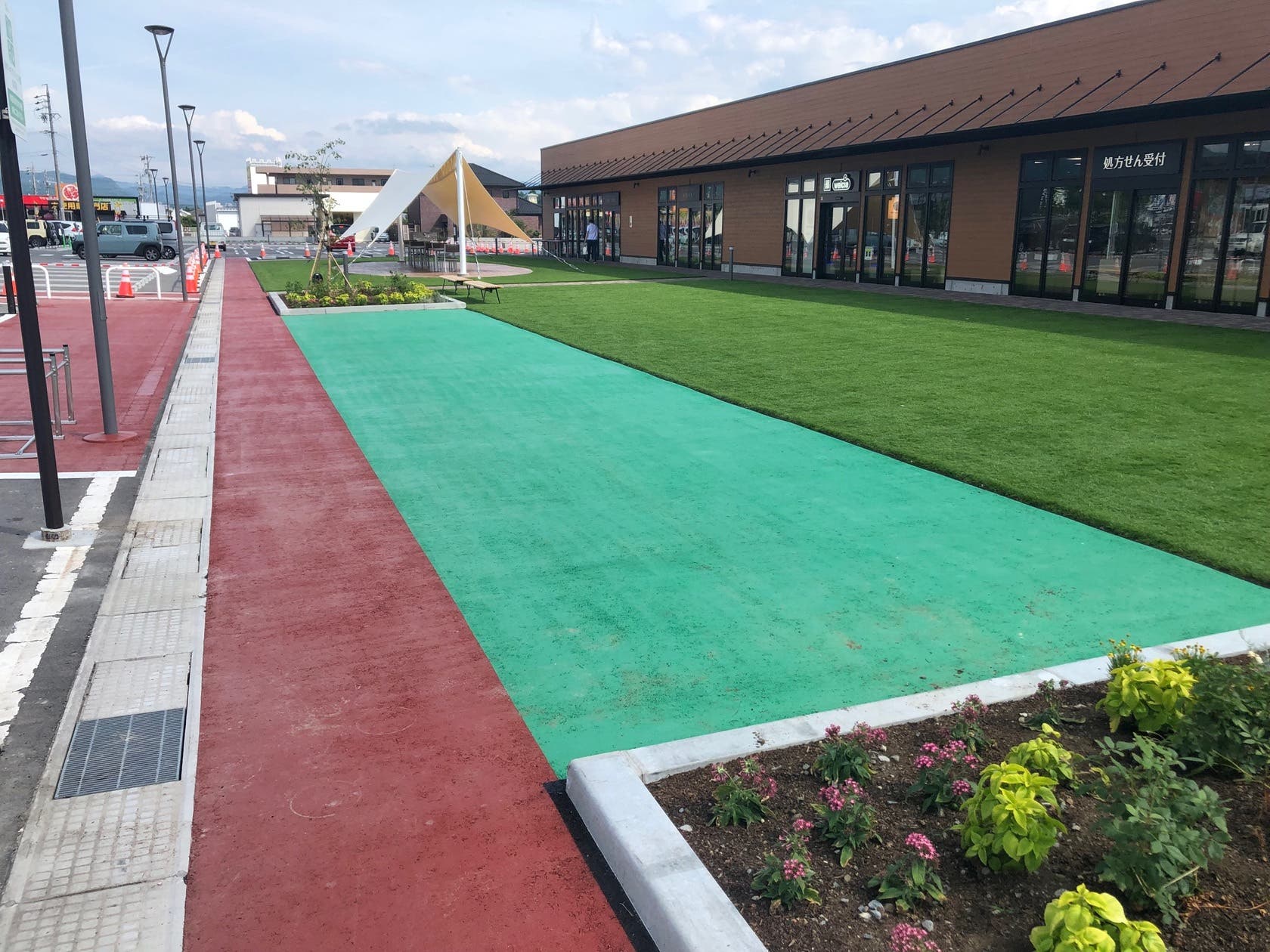【フレスポ佐久インター】芝生広場ー２の写真2
