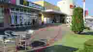 【ヨークタウン坂東】マクドナルド前の写真2
