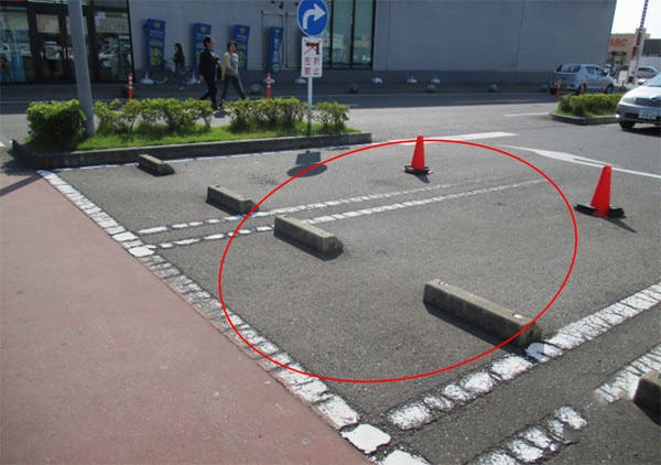 【ヨークタウン坂東】TSUTAYA前駐車場②の写真2