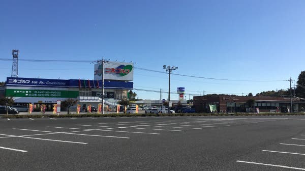 【フレスポインターパークⅡ】二木ゴルフ前駐車場(店前)の写真1