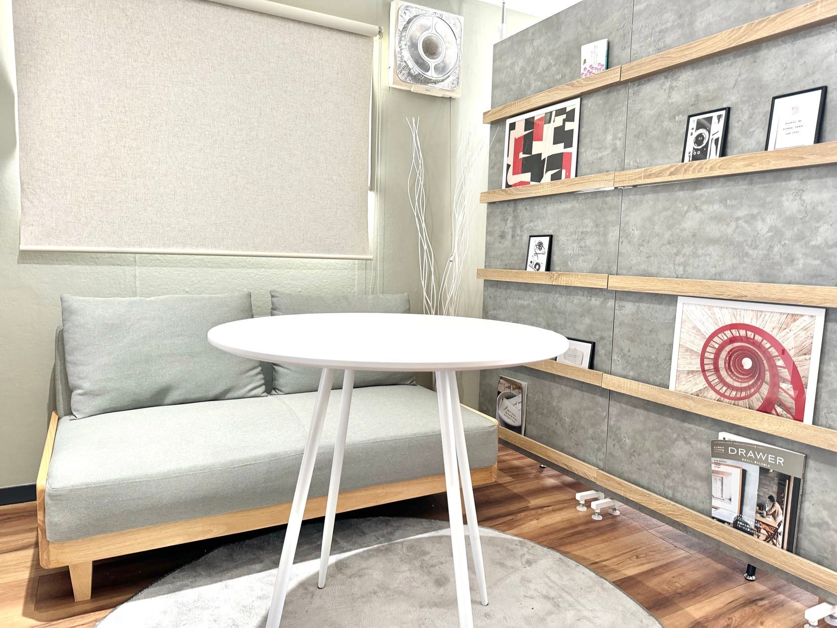 忘年会・新年会大歓迎🎉三ノ宮5分！ゆったり55m2/飲食🆗nuro光💡100inch大画面/会議/セミナー/懇親会/撮影会の写真15