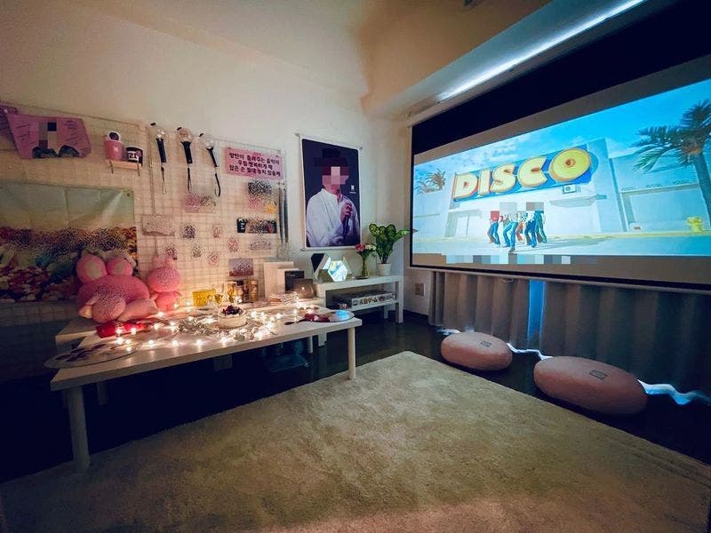 〈モア梅田〉梅田徒歩！新型プロジェクター設置✨ゴミ捨て無料📱コンビニ近く❣リングライト設置の写真3