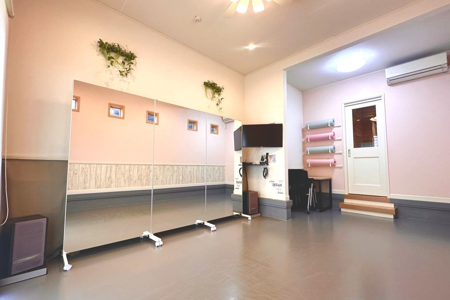 【東松戸駅4分】ダンスも会議もイベントも💛少人数貸切に特化した多目的スペース/大型ミラーやWifi完備/駐車場も無料の写真9