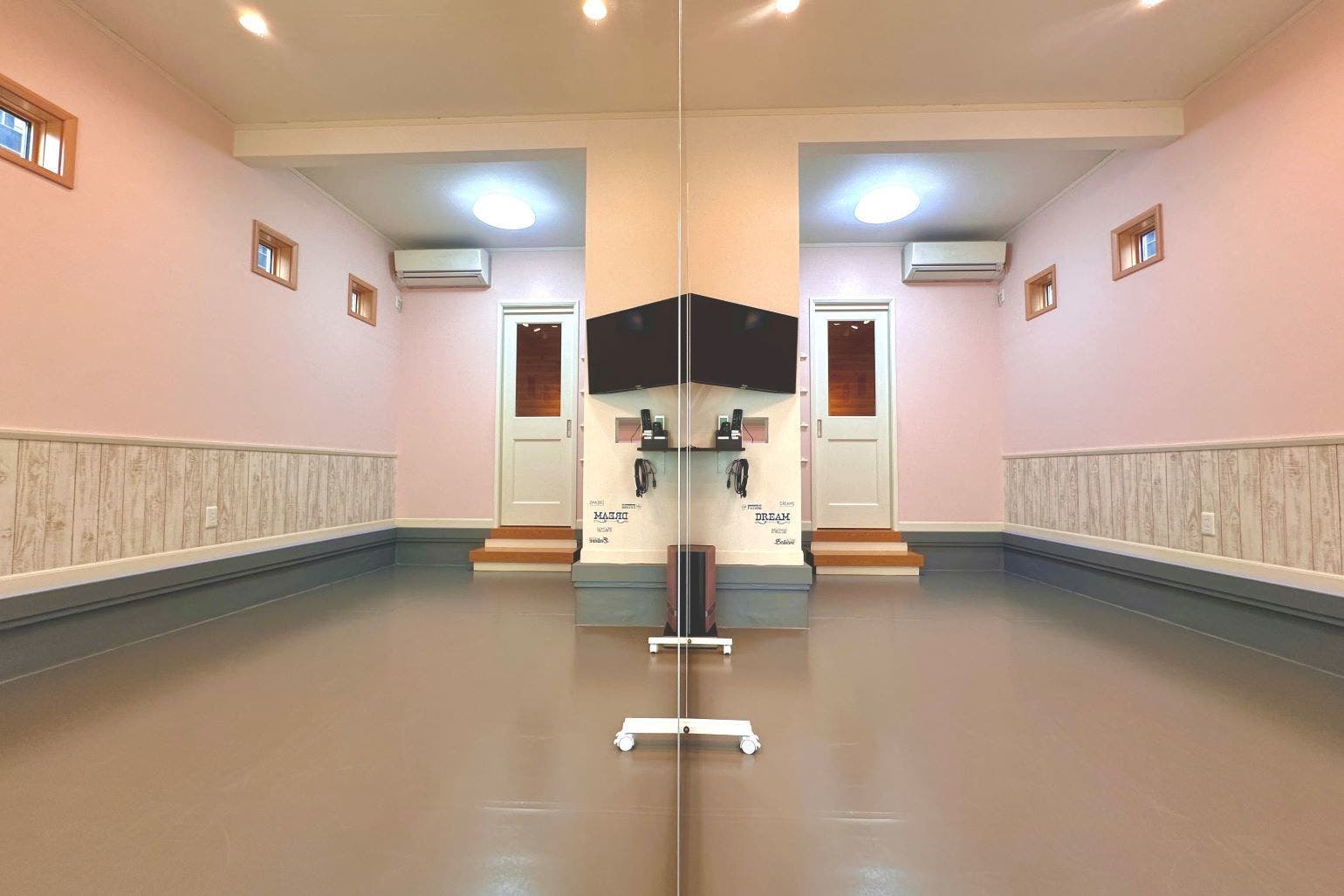 【東松戸駅4分】ダンスも会議もイベントも💛少人数貸切に特化した多目的スペース/大型ミラーやWifi完備/駐車場も無料の写真6