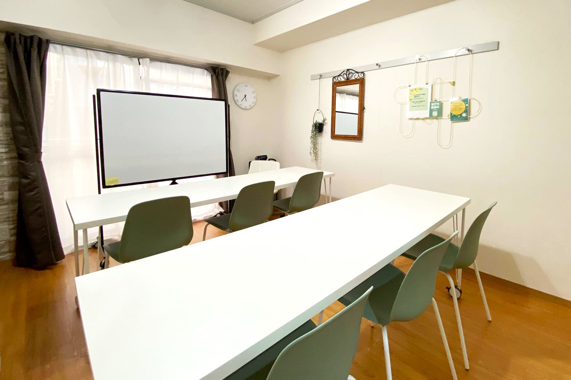 【四条駅・烏丸駅3分】最大6名/高速Wifi/最大100㌅プロジェクター/50㌅大型TV/飲食OK/セミナー・リモートに最適！の写真7